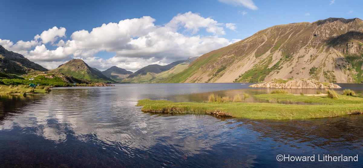 Panoramic view of Wastwater and mountains, Lake District, Cumbria ...